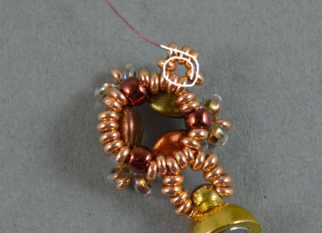 FREE BEADING TUTORIAL: Petite Buds Bracelet | BEADED TREASURY
